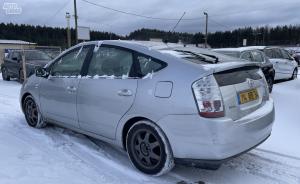 Pelēks Toyota Prius 2006 Viļņa, ar dzinēja tilpumu 1.50 L un nobraukumu 285 tūkst. km par 2950 €, foto 3 vietnē AUTOMOTO.COM.LV