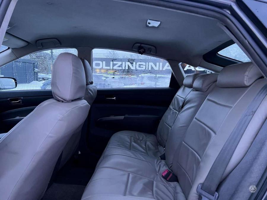 Grey Toyota Prius 2006 in Vilnius, with an engine capacity of 1.50 L and mileage of 451 thousand km for 2600 €, photo 9 on AUTOMOTO.COM.LV