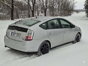 Pelēks Toyota Prius 2006 Plungė, ar dzinēja tilpumu 1.50 L un nobraukumu 395 tūkst. km par 2500 €, foto 4 vietnē AUTOMOTO.COM.LV