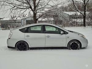 Pelēks Toyota Prius 2006 Plungė, ar dzinēja tilpumu 1.50 L un nobraukumu 395 tūkst. km par 2500 €, foto 6 vietnē AUTOMOTO.COM.LV