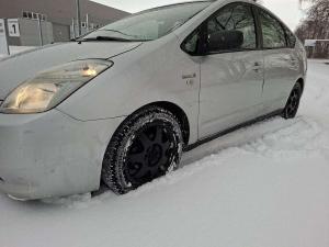 Pelēks Toyota Prius 2006 Plungė, ar dzinēja tilpumu 1.50 L un nobraukumu 395 tūkst. km par 2500 €, foto 8 vietnē AUTOMOTO.COM.LV
