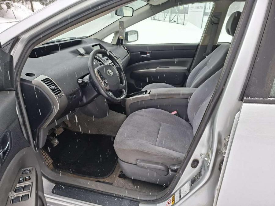 Pelēks Toyota Prius 2006 Plungė, ar dzinēja tilpumu 1.50 L un nobraukumu 395 tūkst. km par 2500 €, foto 13 vietnē AUTOMOTO.COM.LV