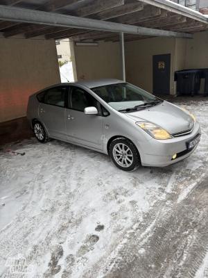 Grey Toyota Prius 2006 in Vilnius, with an engine capacity of 1.50 L and mileage of 255 thousand km for 2950 €, photo  on AUTOMOTO.COM.LV