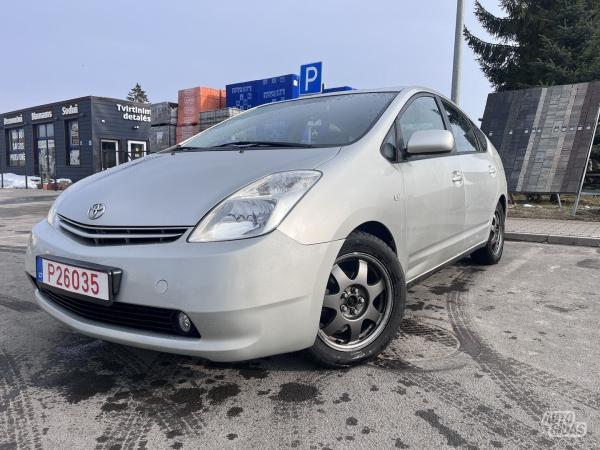 Pelēks Toyota Prius 2006 Kretinga, ar dzinēja tilpumu 1.50 L un nobraukumu 300 tūkst. km par 4500 €, foto 1 vietnē AUTOMOTO.COM.LV