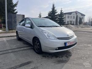 Pelēks Toyota Prius 2006 Kretinga, ar dzinēja tilpumu 1.50 L un nobraukumu 300 tūkst. km par 4500 €, foto 3 vietnē AUTOMOTO.COM.LV
