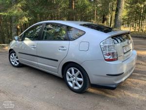 Grey Toyota Prius 2006 in Vilnius, with an engine capacity of 1.50 L and mileage of 273 thousand km for 4200 €, photo  on AUTOMOTO.COM.LV
