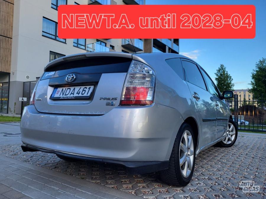 Серый Тойота Приус 2006 в Вильнюс, объемом двигателя 1.50 л и пробегом 450 тыс. км за 2850 €, фото 1 на AUTOMOTO.COM.LV