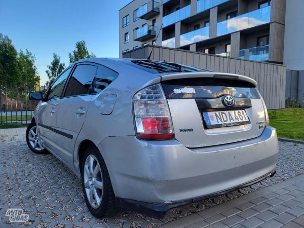 Grey Toyota Prius 2006 in Vilnius, with an engine capacity of 1.50 L and mileage of 450 thousand km for 2850 €, photo 4 on AUTOMOTO.COM.LV