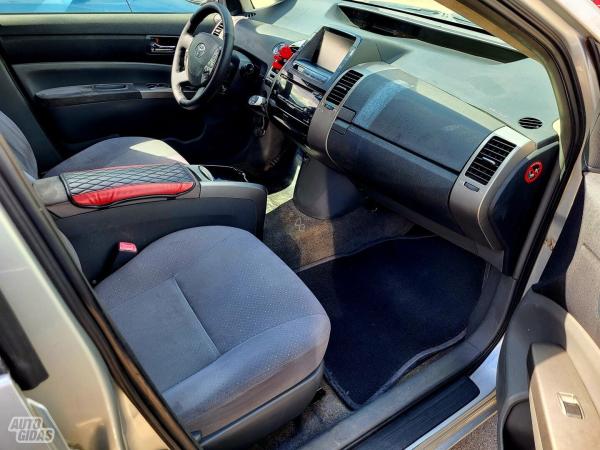 Grey Toyota Prius 2006 in Vilnius, with an engine capacity of 1.50 L and mileage of 450 thousand km for 2850 €, photo 9 on AUTOMOTO.COM.LV