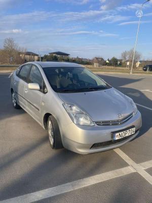 Pelēks Toyota Prius 2006 Viļņa, ar dzinēja tilpumu 1.50 L un nobraukumu 252 tūkst. km par 3500 €, foto 5 vietnē AUTOMOTO.COM.LV