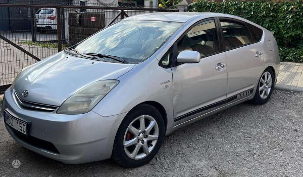 Серый Тойота Приус 2006 в Каунас, объемом двигателя 1.50 л и пробегом 309 тыс. км за 2100 €, фото 1 на AUTOMOTO.COM.LV