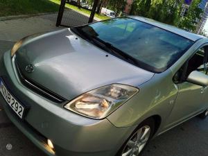 Pelēks Toyota Prius 2006 Viļņa, ar dzinēja tilpumu 1.50 L un nobraukumu 300 tūkst. km par 1990 €, foto 8 vietnē AUTOMOTO.COM.LV