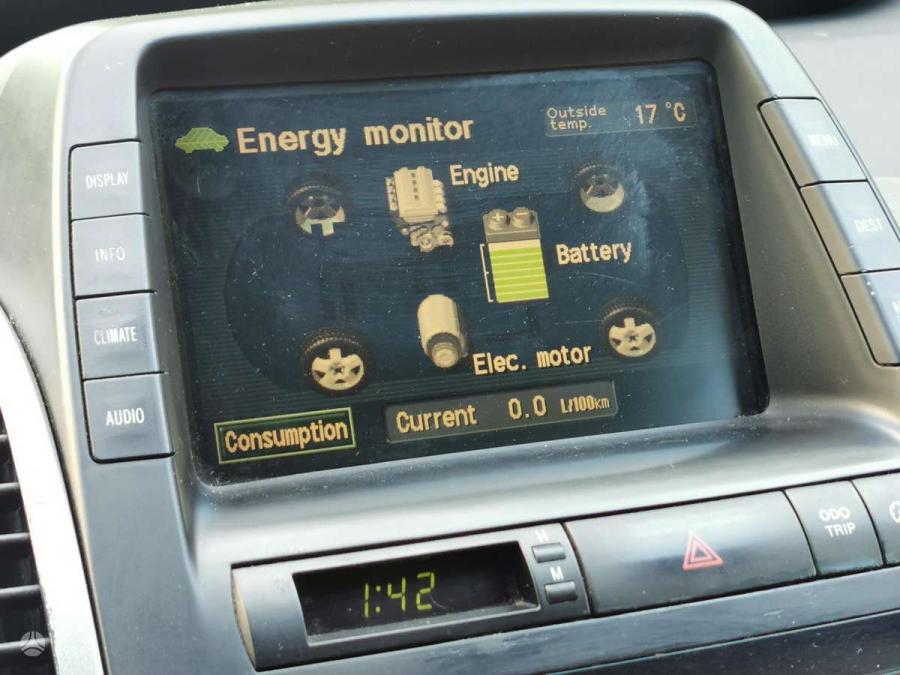 Pelēks Toyota Prius 2006 Viļņa, ar dzinēja tilpumu 1.50 L un nobraukumu 300 tūkst. km par 1990 €, foto 22 vietnē AUTOMOTO.COM.LV