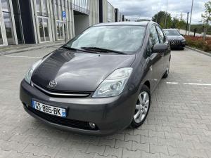 Pelēks Toyota Prius 2006 Viļņa, ar dzinēja tilpumu 1.50 L un nobraukumu 323 tūkst. km par 3750 €, foto 4 vietnē AUTOMOTO.COM.LV