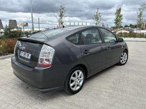 Pelēks Toyota Prius 2006 Viļņa, ar dzinēja tilpumu 1.50 L un nobraukumu 323 tūkst. km par 3750 €, foto 6 vietnē AUTOMOTO.COM.LV