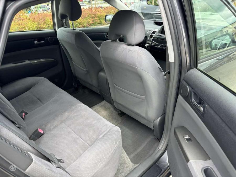 Pelēks Toyota Prius 2006 Viļņa, ar dzinēja tilpumu 1.50 L un nobraukumu 323 tūkst. km par 3750 €, foto 8 vietnē AUTOMOTO.COM.LV