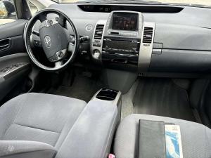 Pelēks Toyota Prius 2006 Viļņa, ar dzinēja tilpumu 1.50 L un nobraukumu 323 tūkst. km par 3750 €, foto 9 vietnē AUTOMOTO.COM.LV