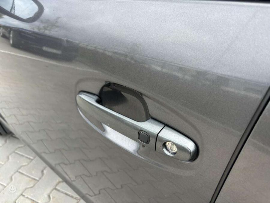Pelēks Toyota Prius 2006 Viļņa, ar dzinēja tilpumu 1.50 L un nobraukumu 323 tūkst. km par 3750 €, foto 13 vietnē AUTOMOTO.COM.LV