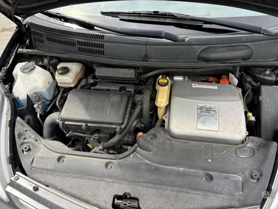 Pelēks Toyota Prius 2006 Viļņa, ar dzinēja tilpumu 1.50 L un nobraukumu 323 tūkst. km par 3750 €, foto 16 vietnē AUTOMOTO.COM.LV