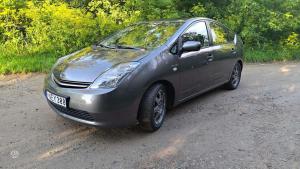 Grey Toyota Prius 2006 in Vilnius, with an engine capacity of 1.50 L and mileage of 350 thousand km for 3200 €, photo  on AUTOMOTO.COM.LV