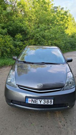 Grey Toyota Prius 2006 in Vilnius, with an engine capacity of 1.50 L and mileage of 350 thousand km for 3200 €, photo 4 on AUTOMOTO.COM.LV