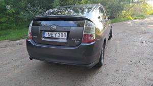 Grey Toyota Prius 2006 in Vilnius, with an engine capacity of 1.50 L and mileage of 350 thousand km for 3200 €, photo 11 on AUTOMOTO.COM.LV
