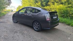 Grey Toyota Prius 2006 in Vilnius, with an engine capacity of 1.50 L and mileage of 350 thousand km for 3200 €, photo 12 on AUTOMOTO.COM.LV