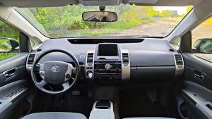 Grey Toyota Prius 2006 in Vilnius, with an engine capacity of 1.50 L and mileage of 350 thousand km for 3200 €, photo 16 on AUTOMOTO.COM.LV