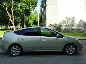 Grey Toyota Prius 2006 in Vilnius, with an engine capacity of 1.50 L and mileage of 300 thousand km for 1950 €, photo 15 on AUTOMOTO.COM.LV