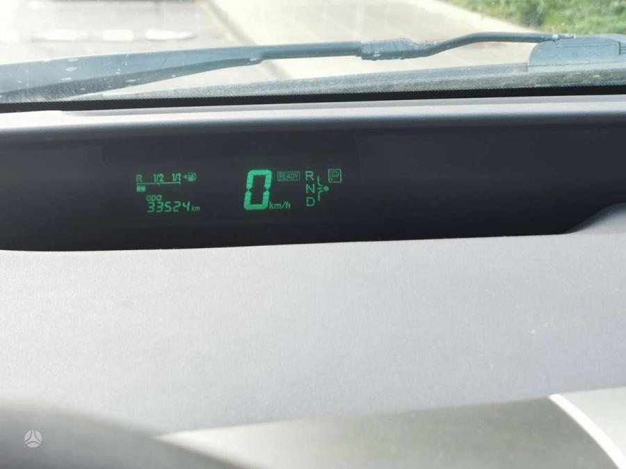 Grey Toyota Prius 2006 in Vilnius, with an engine capacity of 1.50 L and mileage of 300 thousand km for 1950 €, photo 21 on AUTOMOTO.COM.LV
