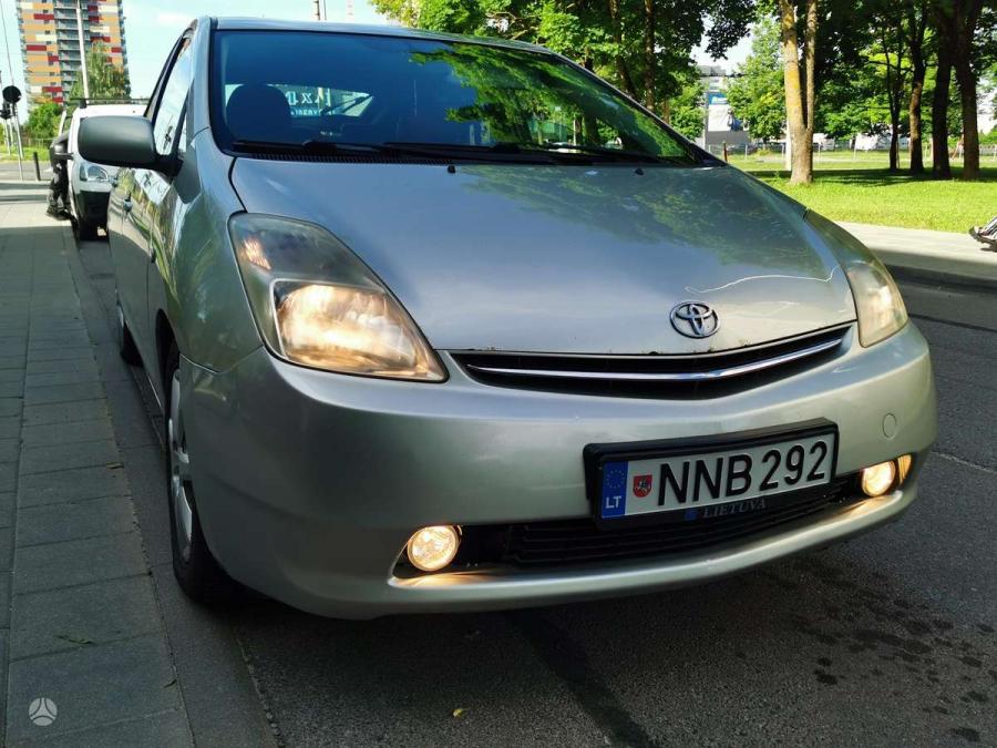 Grey Toyota Prius 2006 in Vilnius, with an engine capacity of 1.50 L and mileage of 300 thousand km for 1950 €, photo 31 on AUTOMOTO.COM.LV