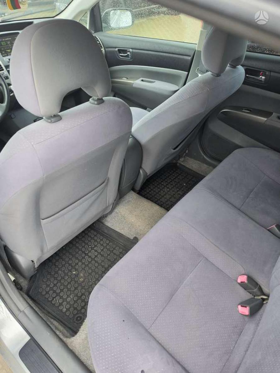 Pelēks Toyota Prius 2006 Viļņa, ar dzinēja tilpumu 1.50 L un nobraukumu 463 tūkst. km par 3200 €, foto 10 vietnē AUTOMOTO.COM.LV