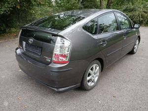 Grey Toyota Prius 2006 in Utena, with an engine capacity of 1.50 L and mileage of 190 thousand km for 4600 €, photo 6 on AUTOMOTO.COM.LV
