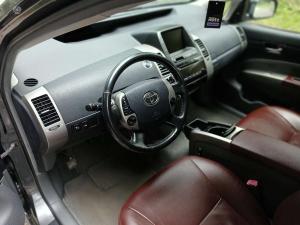 Grey Toyota Prius 2006 in Utena, with an engine capacity of 1.50 L and mileage of 190 thousand km for 4600 €, photo 9 on AUTOMOTO.COM.LV