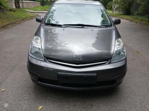 Grey Toyota Prius 2006 in Utena, with an engine capacity of 1.50 L and mileage of 190 thousand km for 4600 €, photo 10 on AUTOMOTO.COM.LV