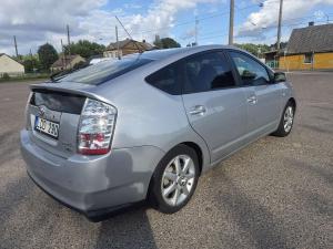 Pelēks Toyota Prius 2006 Kauņa, ar dzinēja tilpumu 1.50 L un nobraukumu 455 tūkst. km par 3600 €, foto 5 vietnē AUTOMOTO.COM.LV