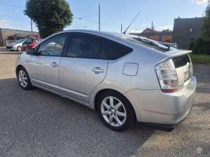 Pelēks Toyota Prius 2006 Kauņa, ar dzinēja tilpumu 1.50 L un nobraukumu 455 tūkst. km par 3600 €, foto 6 vietnē AUTOMOTO.COM.LV