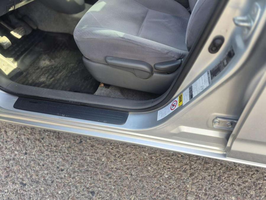 Pelēks Toyota Prius 2006 Kauņa, ar dzinēja tilpumu 1.50 L un nobraukumu 455 tūkst. km par 3600 €, foto 14 vietnē AUTOMOTO.COM.LV