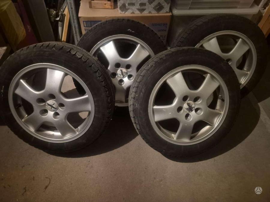 Pelēks Toyota Prius 2006 Kauņa, ar dzinēja tilpumu 1.50 L un nobraukumu 455 tūkst. km par 3600 €, foto 16 vietnē AUTOMOTO.COM.LV