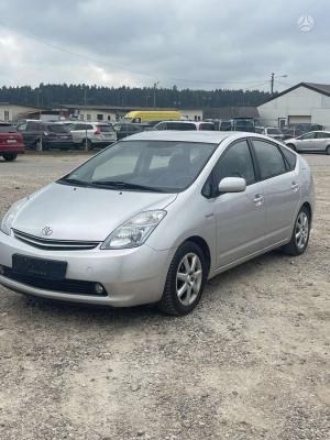 Grey Toyota Prius 2006 in Vilnius, with an engine capacity of 1.50 L and mileage of 186 thousand km for 3999 €, photo  on AUTOMOTO.COM.LV