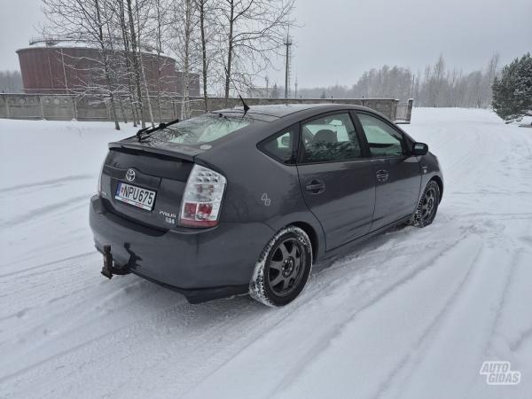 Grey Toyota Prius 2007 in Kaunas, with an engine capacity of 1.50 L and mileage of 436 thousand km for 3100 €, photo 6 on AUTOMOTO.COM.LV