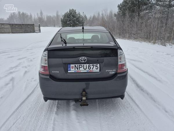 Grey Toyota Prius 2007 in Kaunas, with an engine capacity of 1.50 L and mileage of 436 thousand km for 3100 €, photo 7 on AUTOMOTO.COM.LV