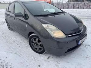 Grey Toyota Prius 2007 in Siauliai, with an engine capacity of 1.50 L and mileage of 308 thousand km for 3400 €, photo 7 on AUTOMOTO.COM.LV