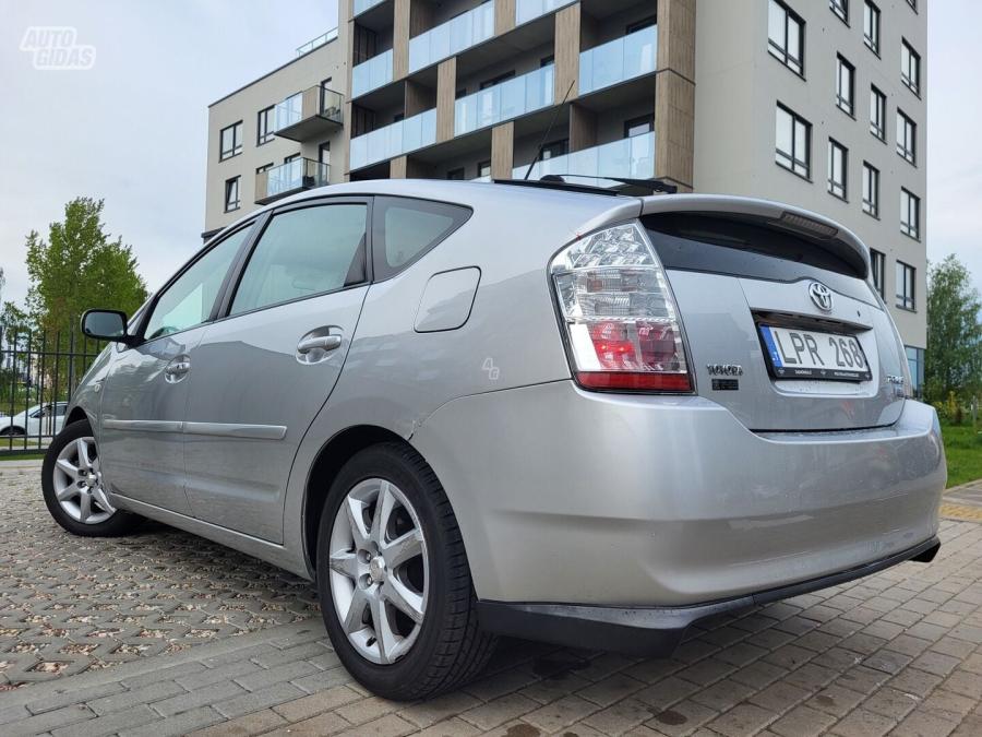 Pelēks Toyota Prius 2007 Viļņa, ar dzinēja tilpumu 1.50 L un nobraukumu 279 tūkst. km par 3450 €, foto 3 vietnē AUTOMOTO.COM.LV