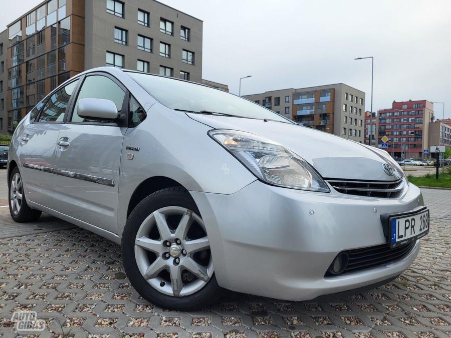Pelēks Toyota Prius 2007 Viļņa, ar dzinēja tilpumu 1.50 L un nobraukumu 279 tūkst. km par 3450 €, foto 7 vietnē AUTOMOTO.COM.LV