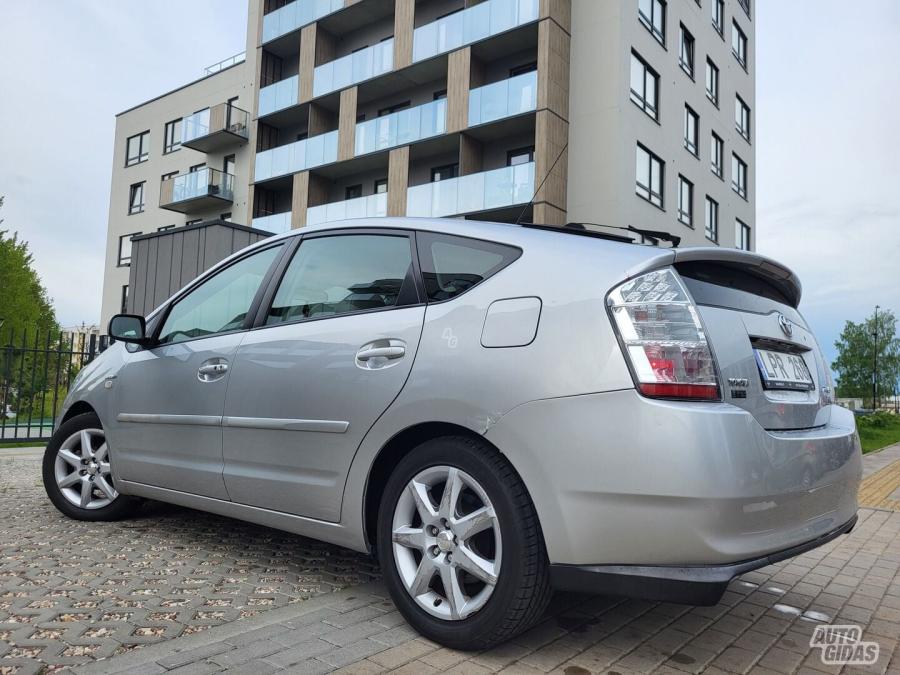 Pelēks Toyota Prius 2007 Viļņa, ar dzinēja tilpumu 1.50 L un nobraukumu 279 tūkst. km par 3450 €, foto 8 vietnē AUTOMOTO.COM.LV