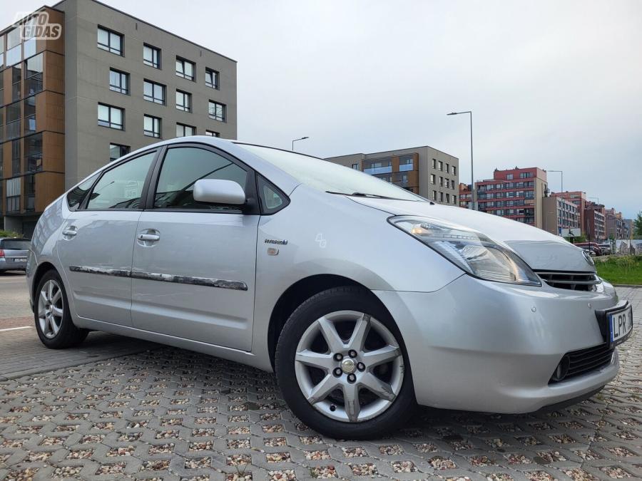 Pelēks Toyota Prius 2007 Viļņa, ar dzinēja tilpumu 1.50 L un nobraukumu 279 tūkst. km par 3450 €, foto 11 vietnē AUTOMOTO.COM.LV