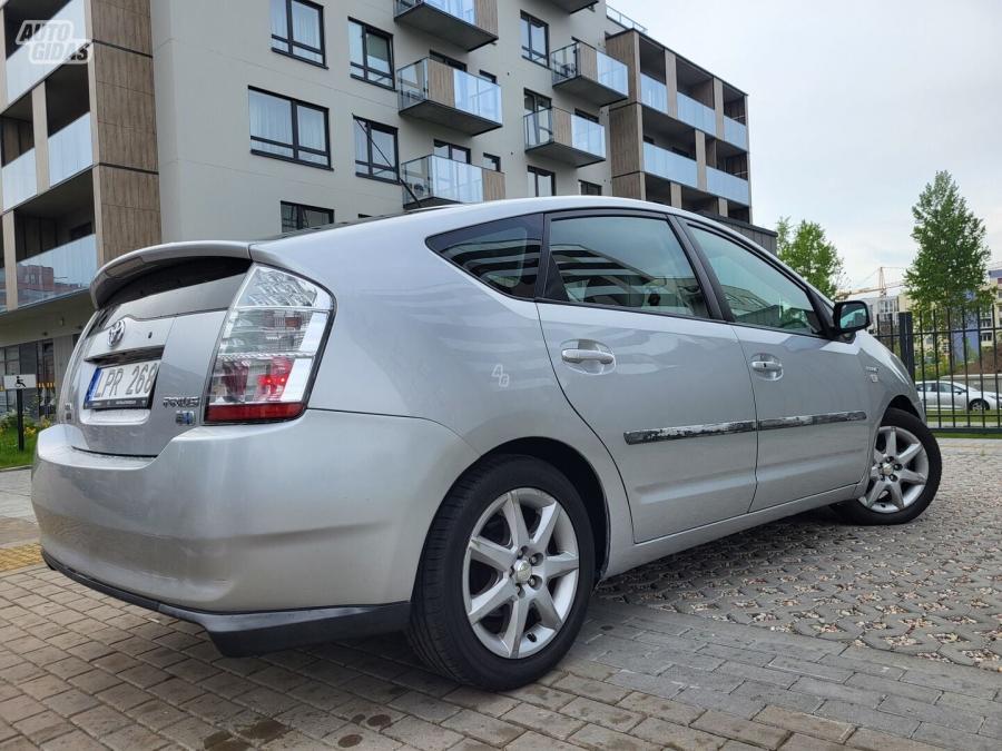 Pelēks Toyota Prius 2007 Viļņa, ar dzinēja tilpumu 1.50 L un nobraukumu 279 tūkst. km par 3450 €, foto 12 vietnē AUTOMOTO.COM.LV