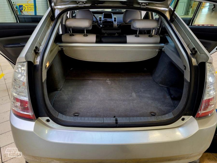 Pelēks Toyota Prius 2007 Viļņa, ar dzinēja tilpumu 1.50 L un nobraukumu 279 tūkst. km par 3450 €, foto 18 vietnē AUTOMOTO.COM.LV