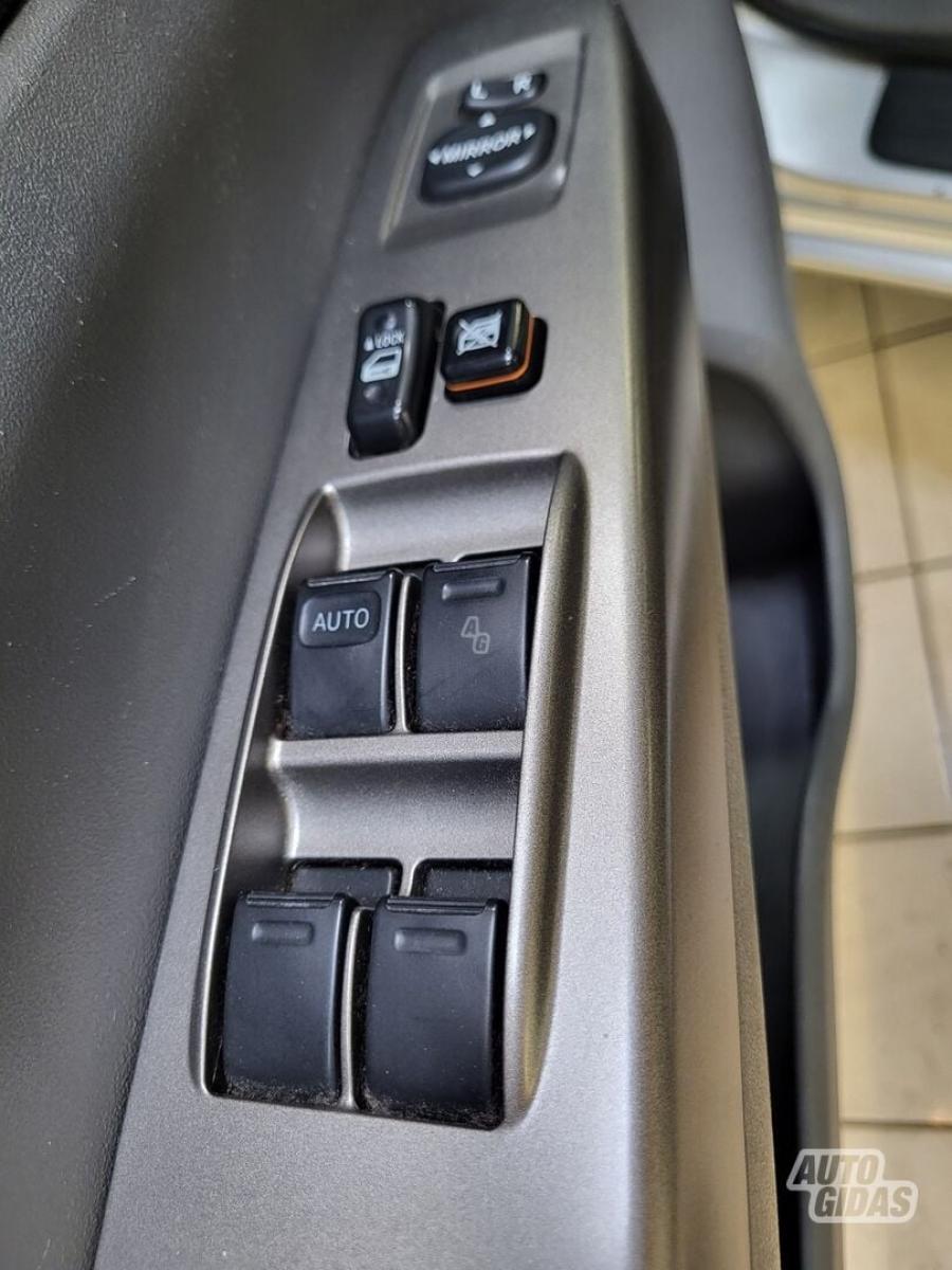 Pelēks Toyota Prius 2007 Viļņa, ar dzinēja tilpumu 1.50 L un nobraukumu 279 tūkst. km par 3450 €, foto 21 vietnē AUTOMOTO.COM.LV